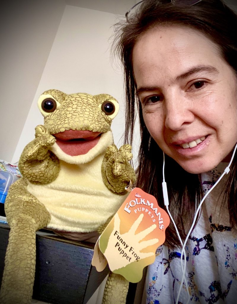 New JOEE Teachers Meet Their New Helpers! – JOEE